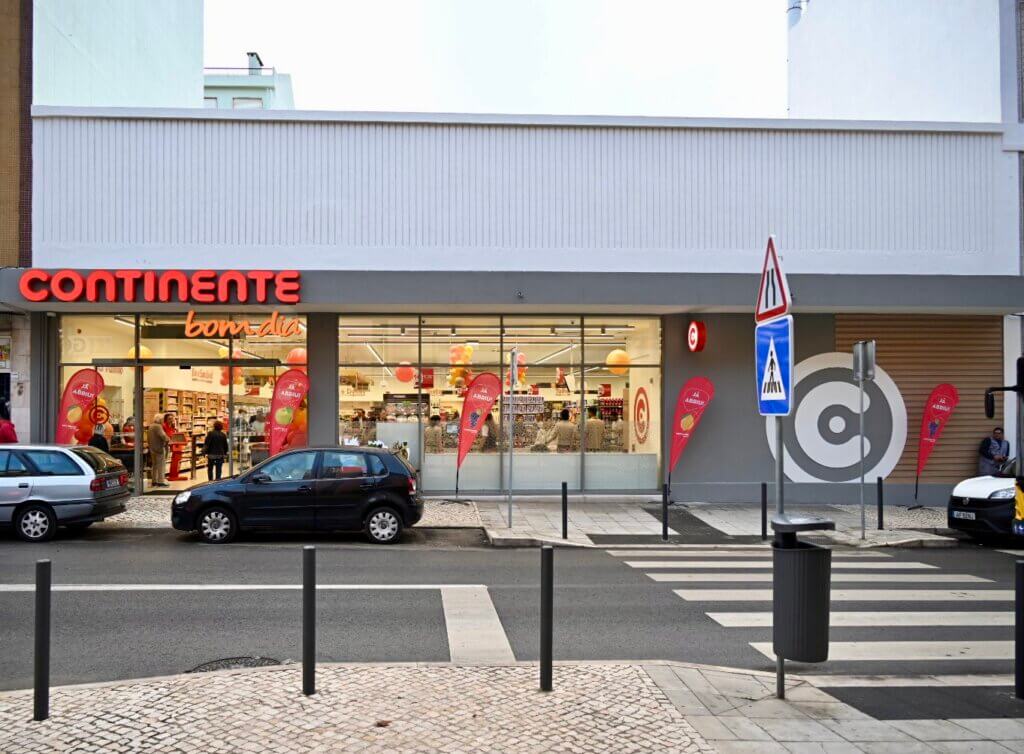 NOVO CONTINENTE BOM DIA ABRE EM XABREGAS - MC