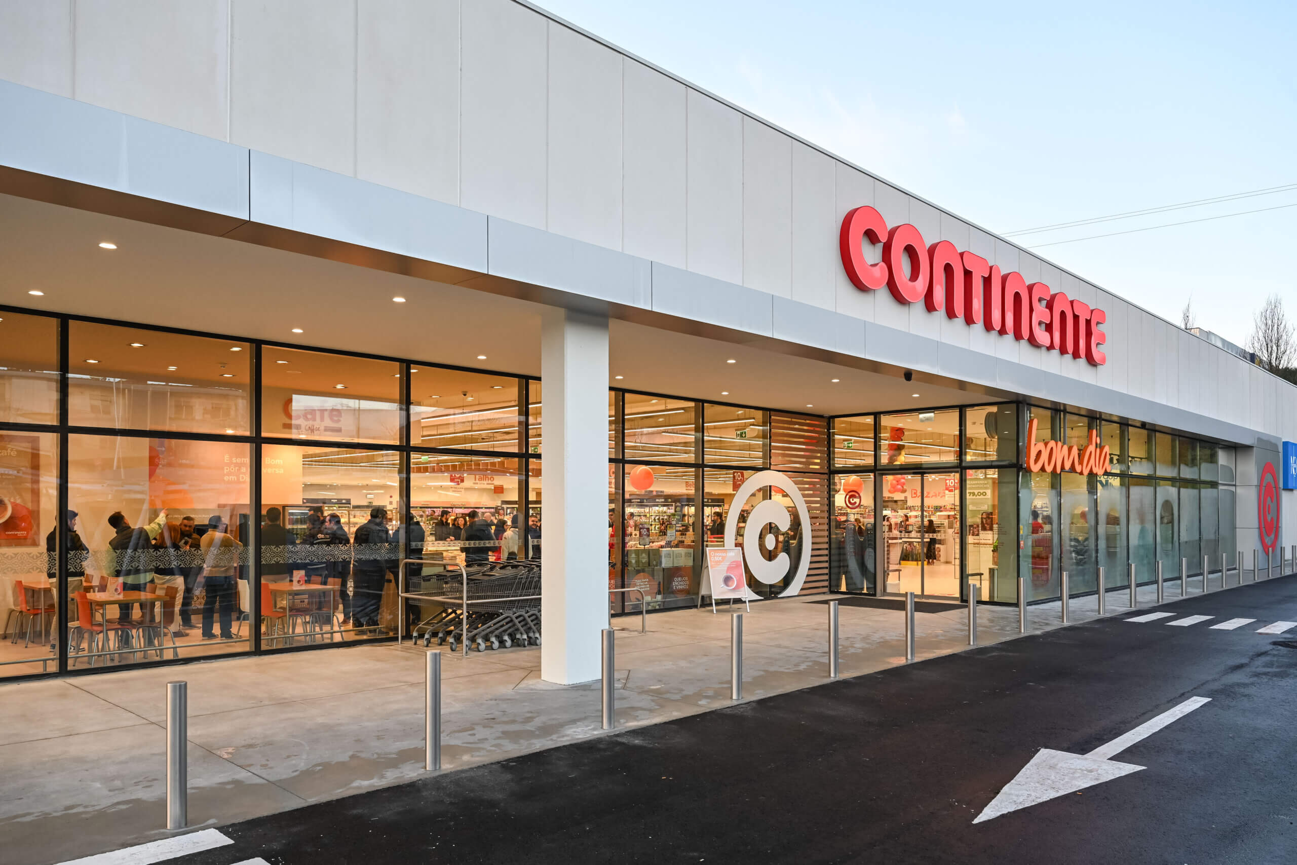 A POUPANÇA CHEGA A PEVIDÉM COM A NOVA LOJA CONTINENTE - MC